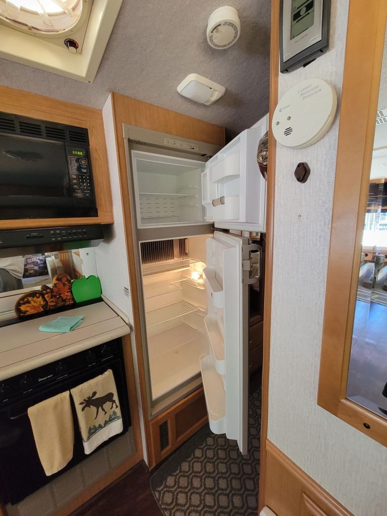 1999 Fleetwood Southwind 32V - National Vehicle