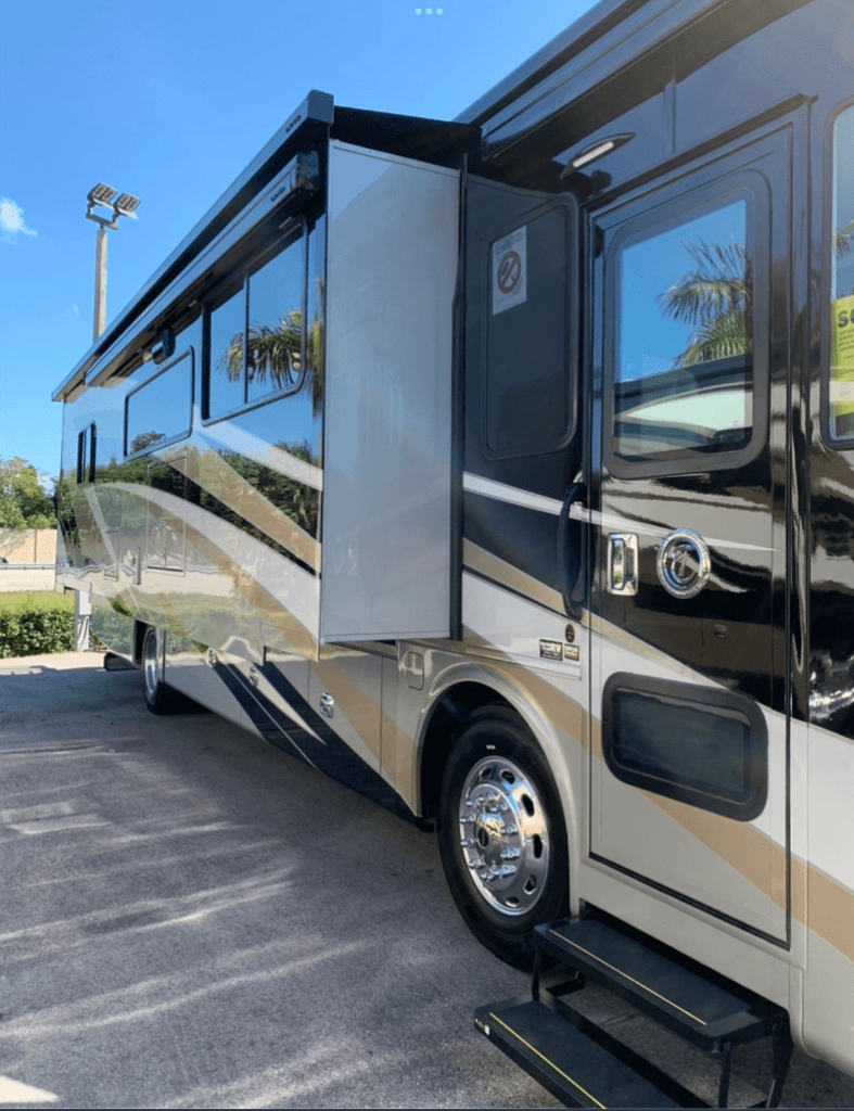 2021 Tiffin Motorhomes Allegro Red 37BA - National Vehicle