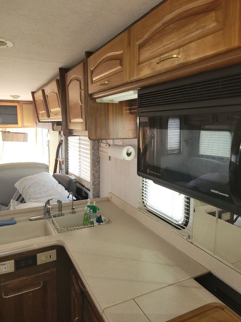2001 National RV Tradewinds 7390LTC - National Vehicle