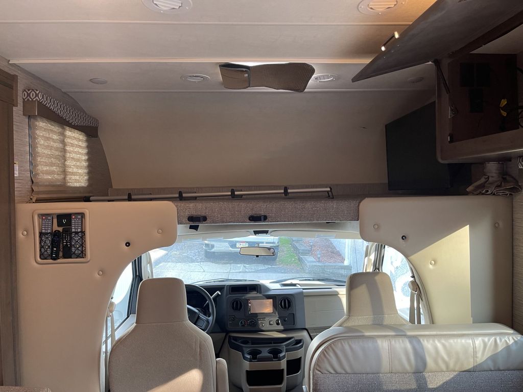 2021 Thor Motor Coach Freedom Elite 27FE - National Vehicle