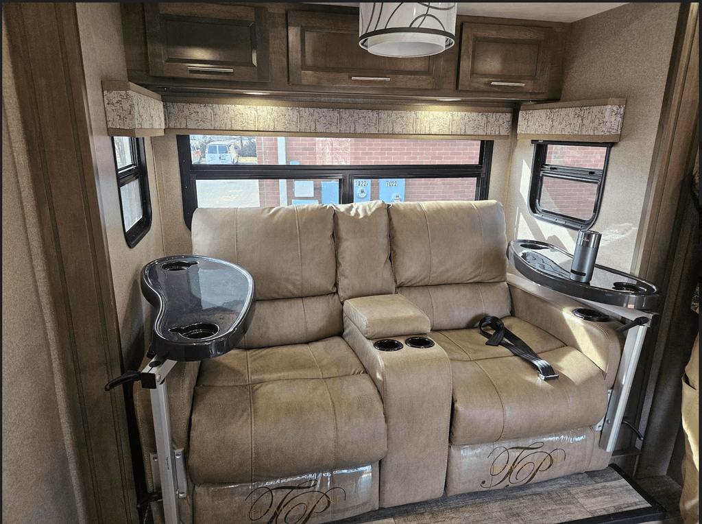 2021 Dynamax Isata 5 28SS 4X4 - National Vehicle