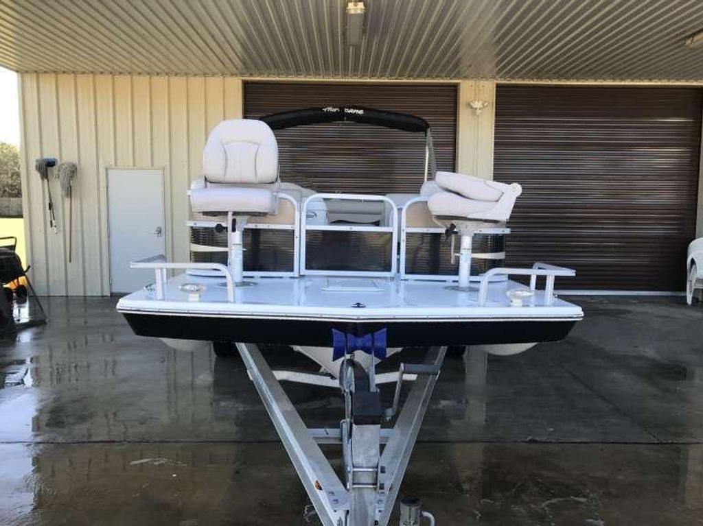 2013 Hurricane 226 - National Vehicle