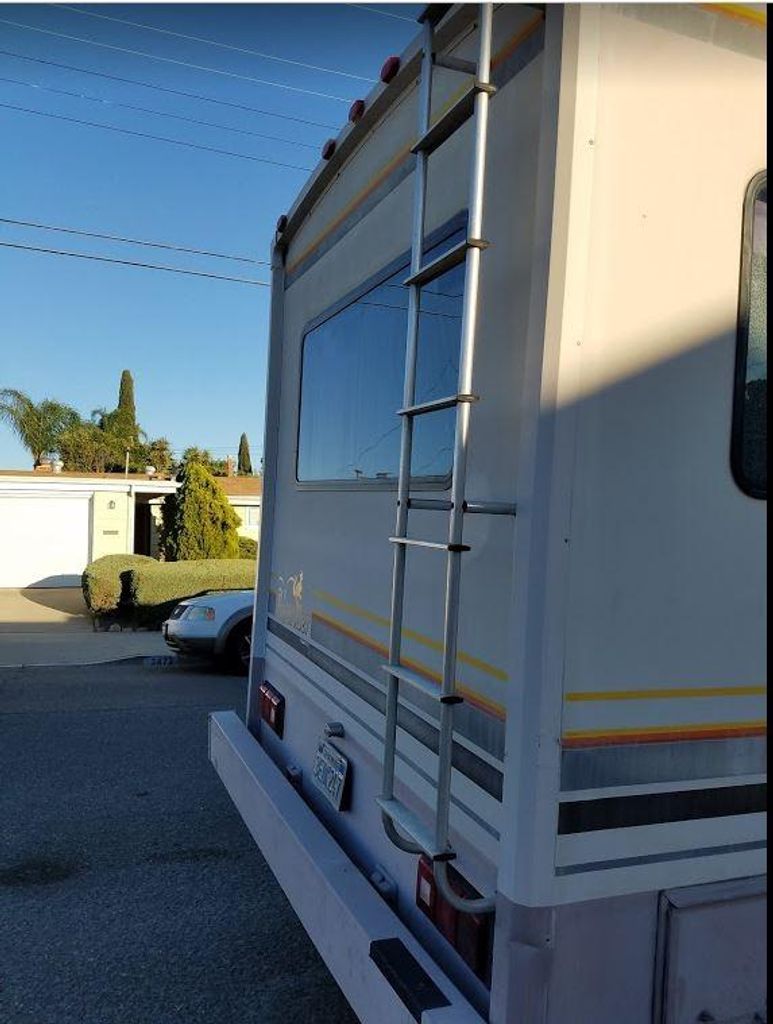 1993 Fleetwood Bounder - National Vehicle