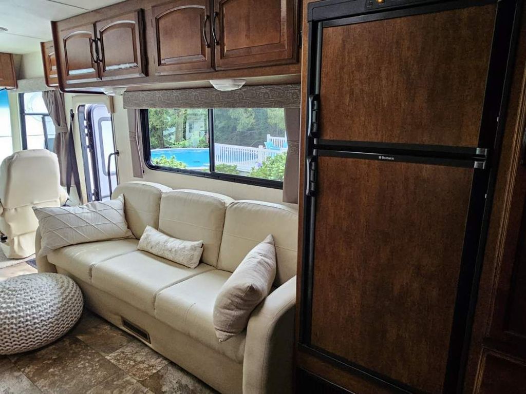 2014 Coachmen Mirada 29DS - National Vehicle