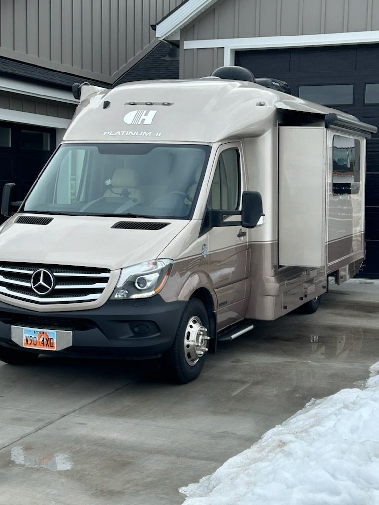 2015 Coach House Platinum II 241-XL - National Vehicle