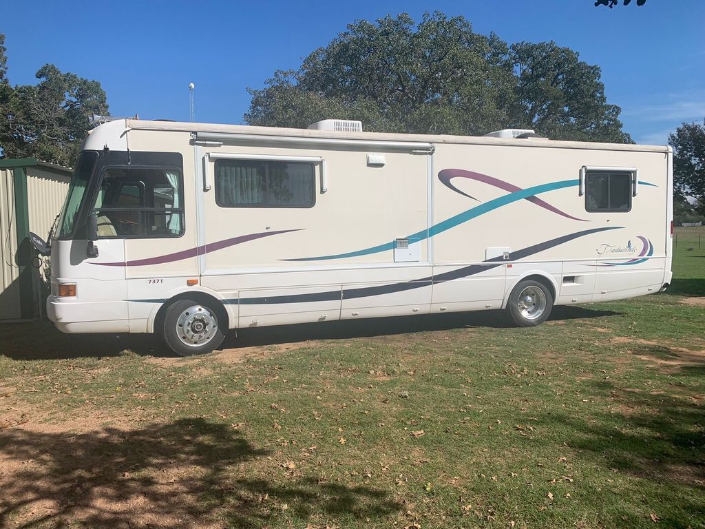 1999 National RV Tradewinds 7371 - National Vehicle