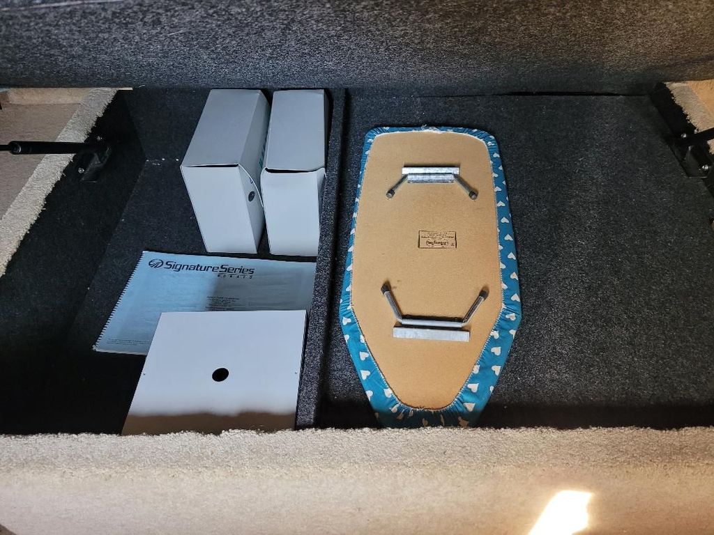 2002 Monaco Signature Supreme - National Vehicle