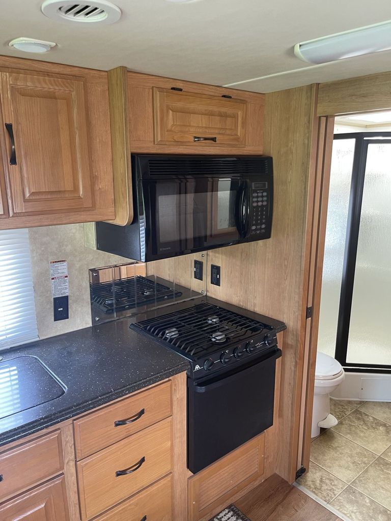 2008 Coachmen Cross Country 383FWS - National Vehicle