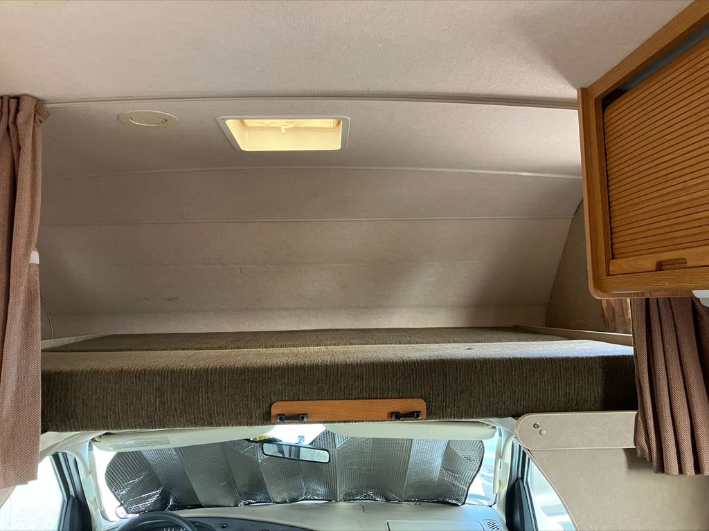 2006 Winnebago Outlook 24V - National Vehicle