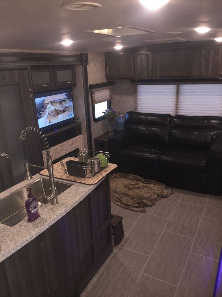 2018 Highland Ridge Open Range Light 275RLS - National Vehicle