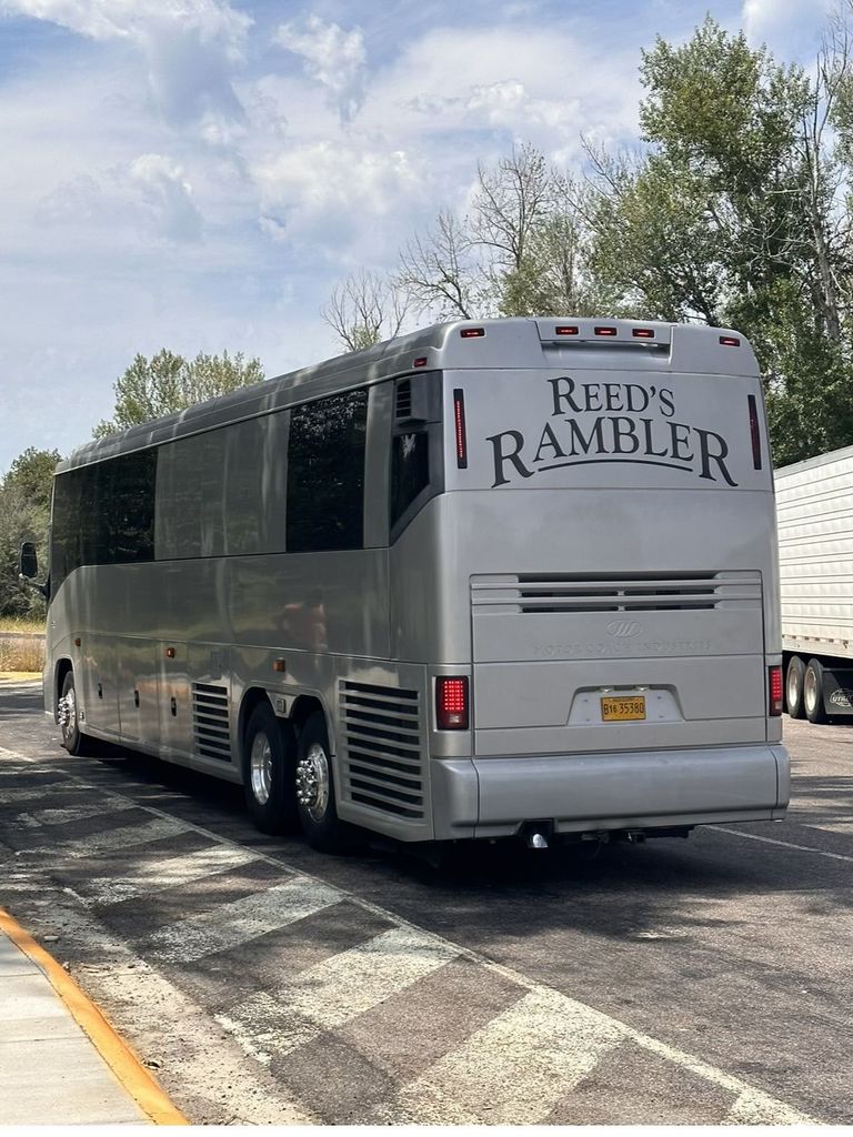 2004 MCI Motorhome Renaissance - National Vehicle