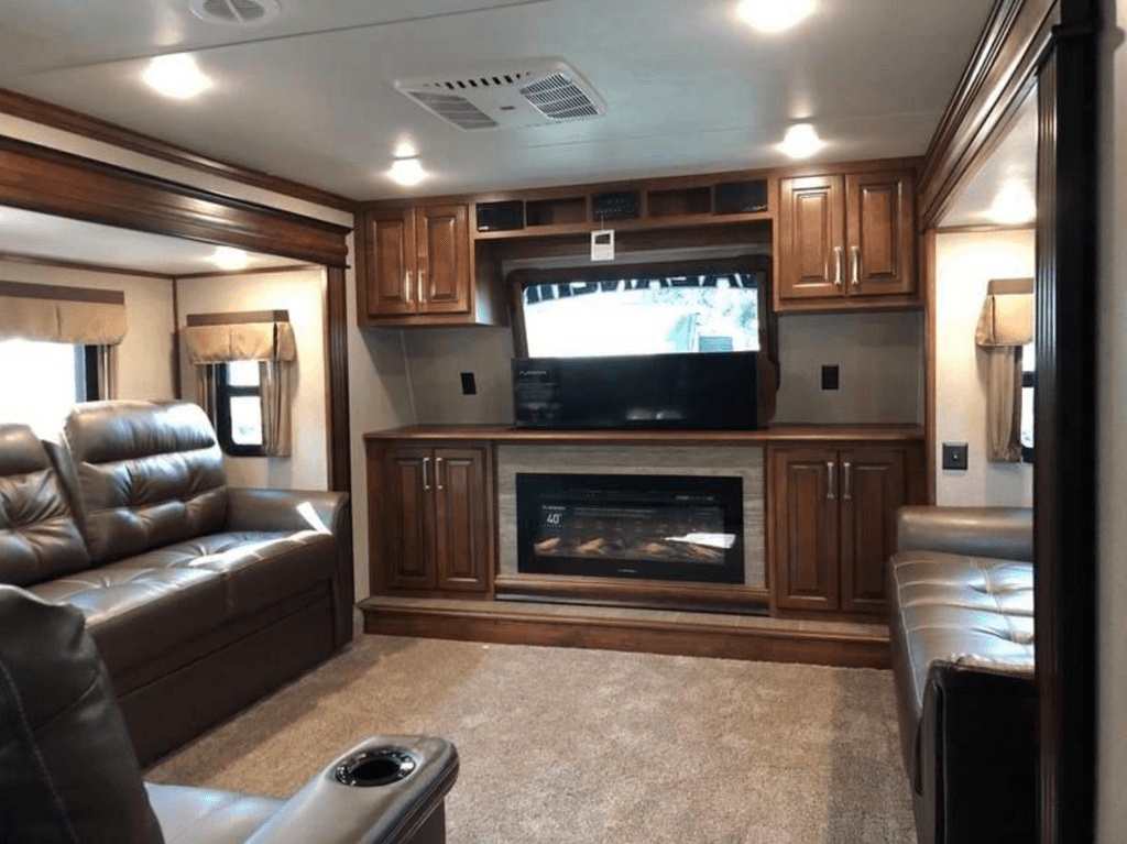 2019 Keystone Avalanche 383FL - National Vehicle