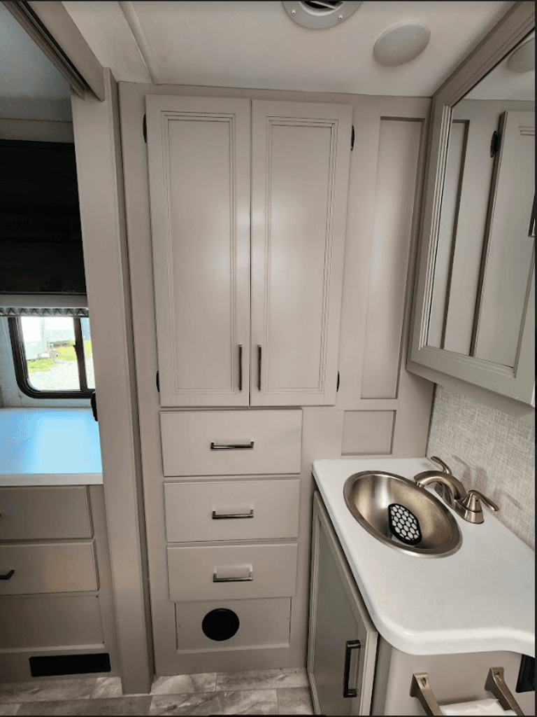 2022 Thor Motor Coach Quantum LC25 - National Vehicle