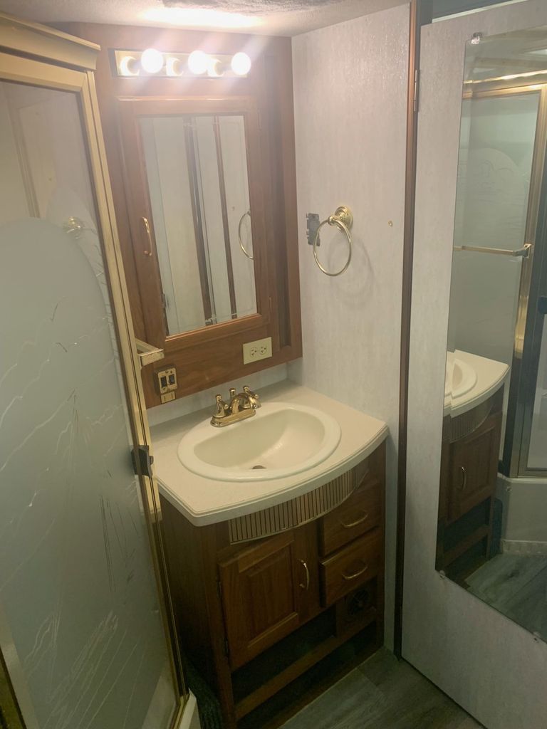 1999 National RV Tradewinds 7371 - National Vehicle