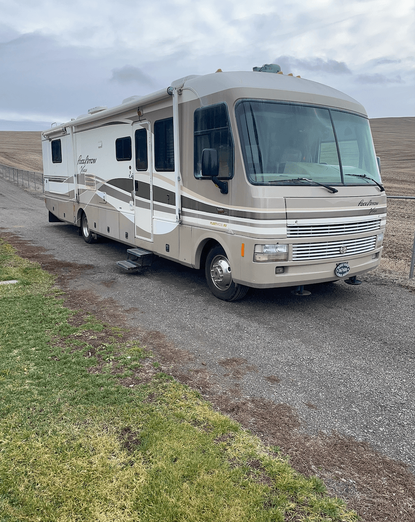 2000 Pace-Arrow Vision 36B - National Vehicle