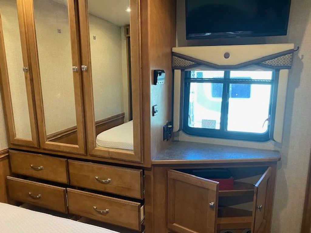 2014 Itasca Sunova 33C - National Vehicle