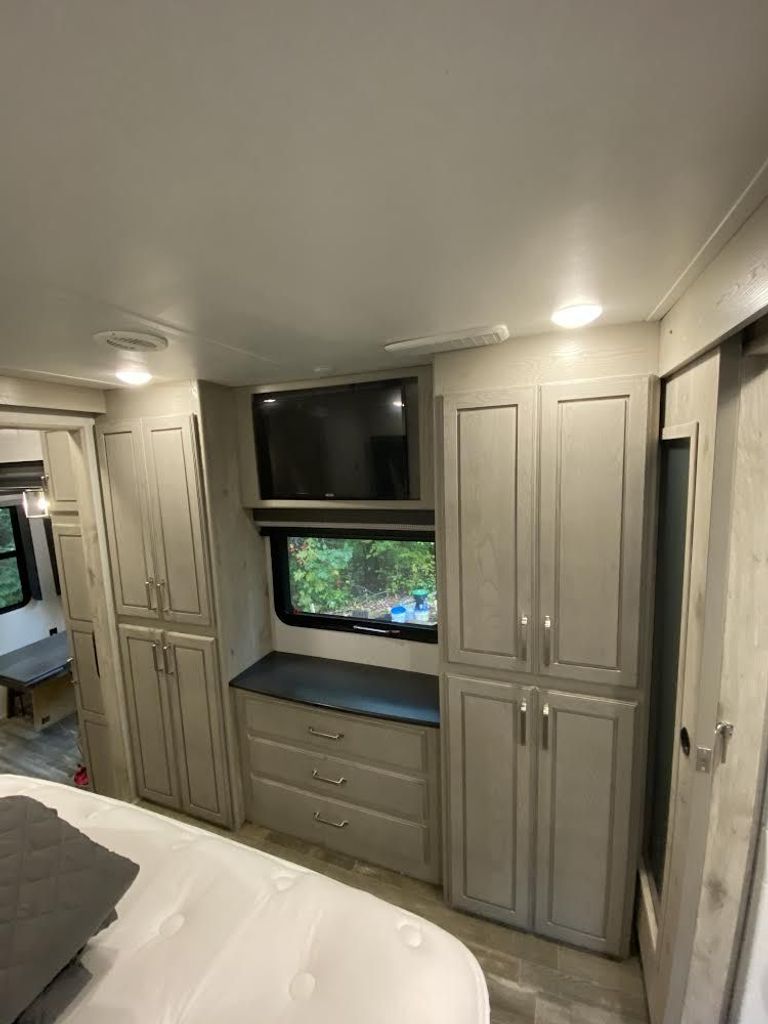 2021 Keystone Alpine 3700FL - National Vehicle