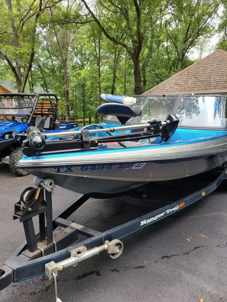 1996 Ranger 397VS - National Vehicle