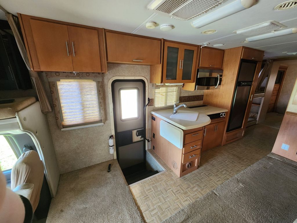 2010 Four Winds Dutchmen Kodiak 36A - National Vehicle