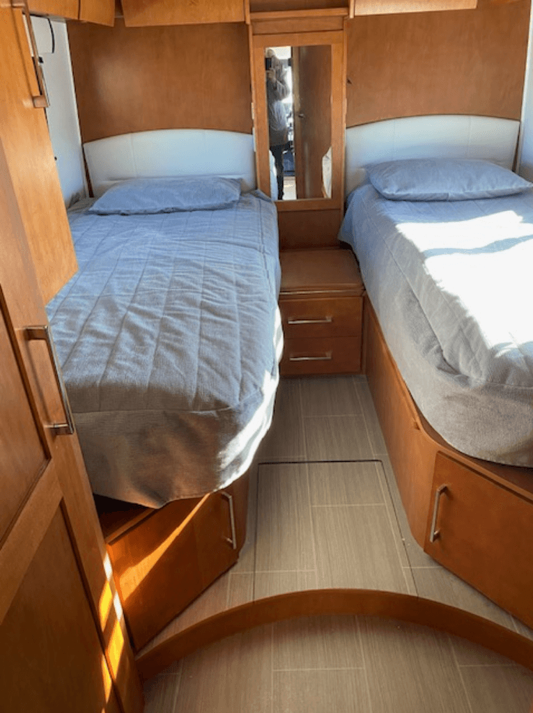 2020 Leisure Travel Van Unity U24TB - National Vehicle