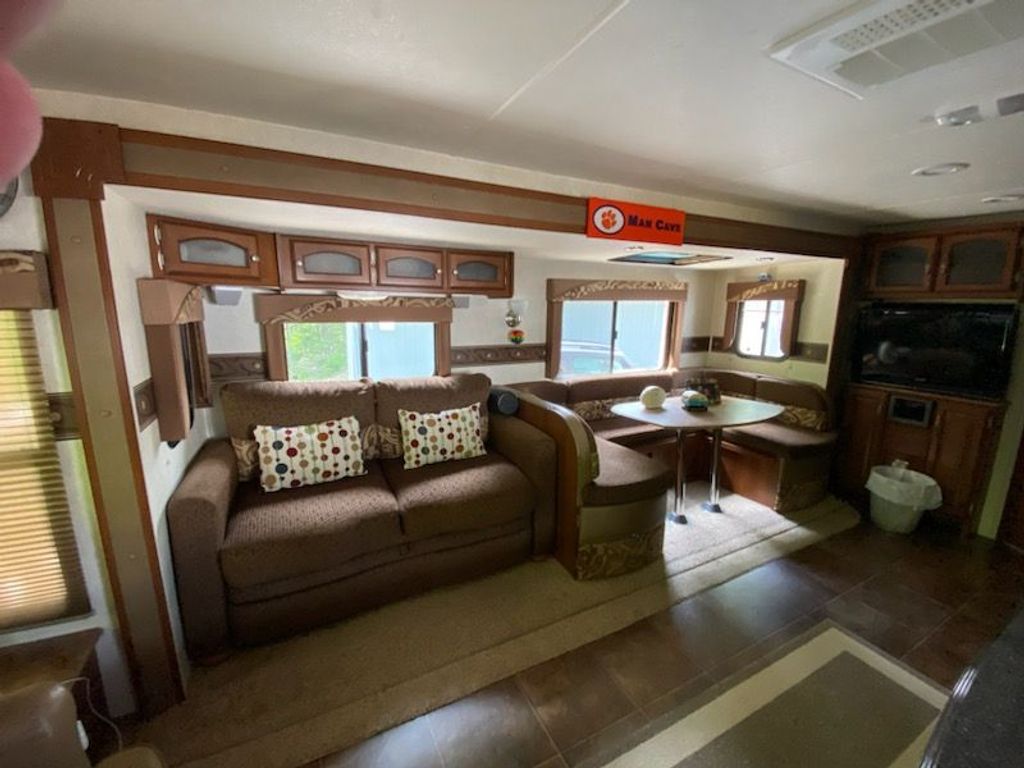 2012 Coachmen Freedom Express 281RLDS - National Vehicle