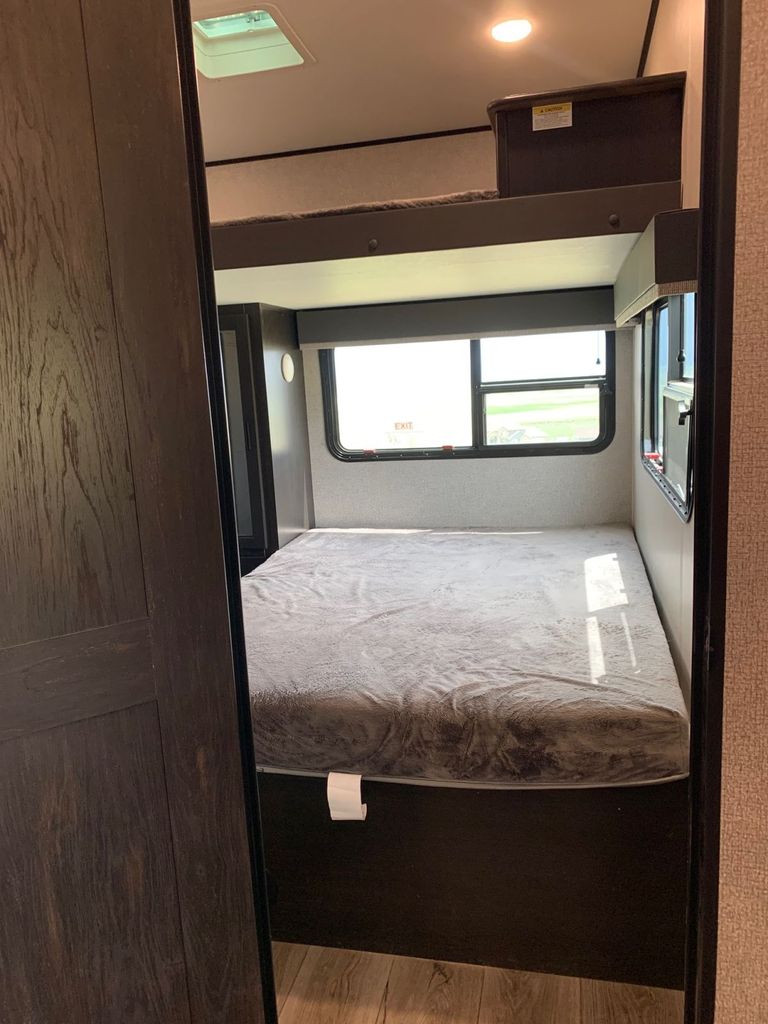 2021 Highland Ridge Mesa Ridge XLT 364BHS - National Vehicle