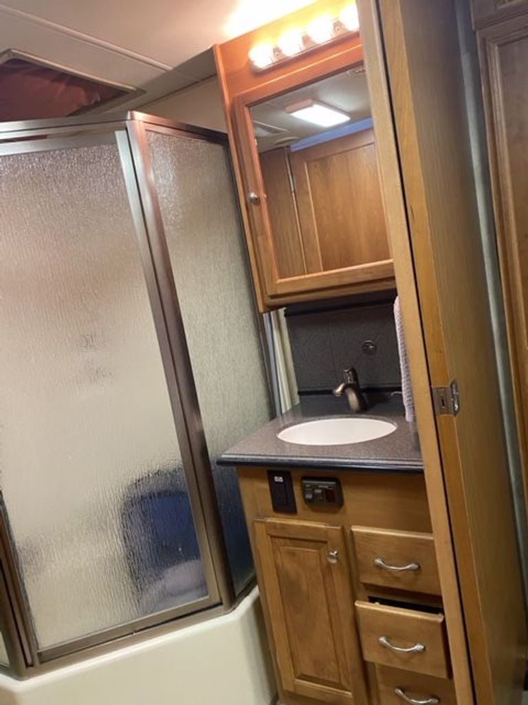 2008 Tiffin Motorhomes Phaeton 40QSH - National Vehicle
