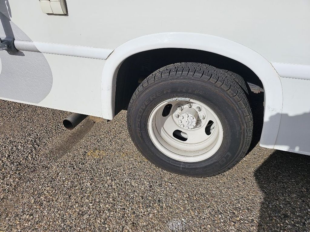 2008 Four Winds 5000 28A - National Vehicle