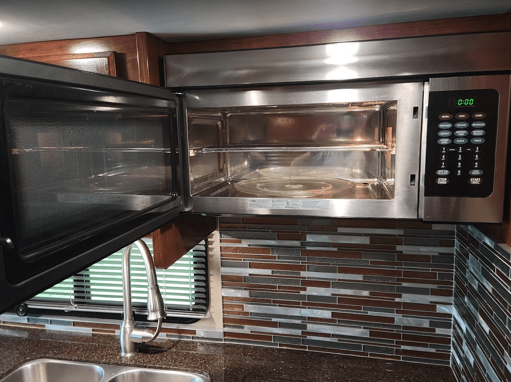 2018 Fleetwood Bounder 35P - National Vehicle