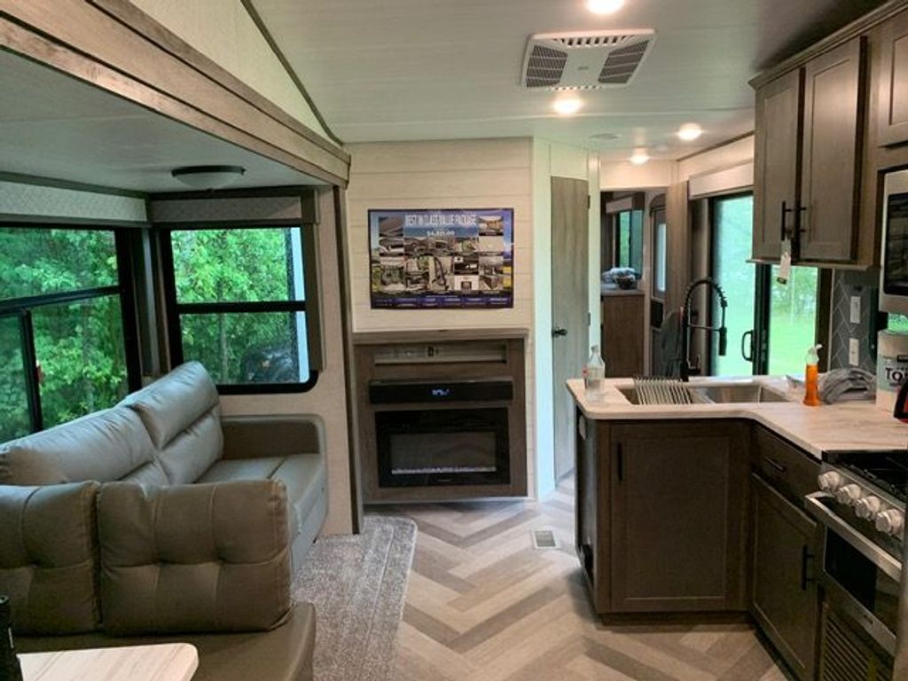 2021 Forest River Salem Villa Classic 42QBQ - National Vehicle