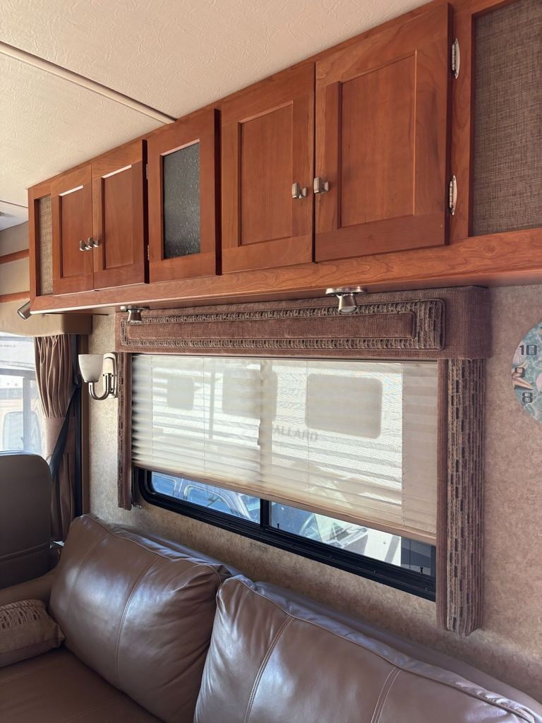 2008 Itasca Suncruiser 33V - National Vehicle