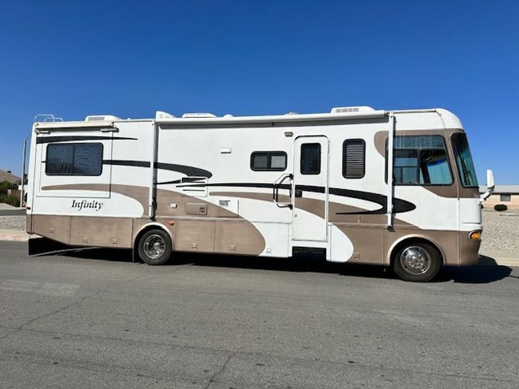 2002 Four Winds Infinity 32R - National Vehicle