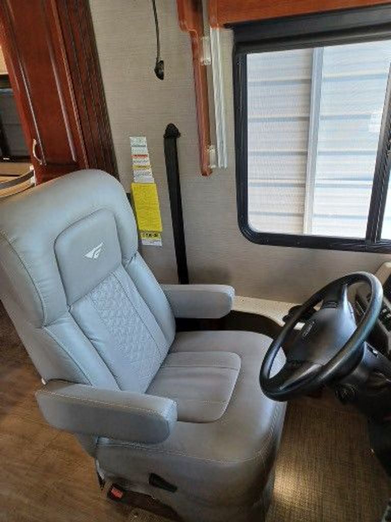 2018 Fleetwood Bounder 35K - National Vehicle