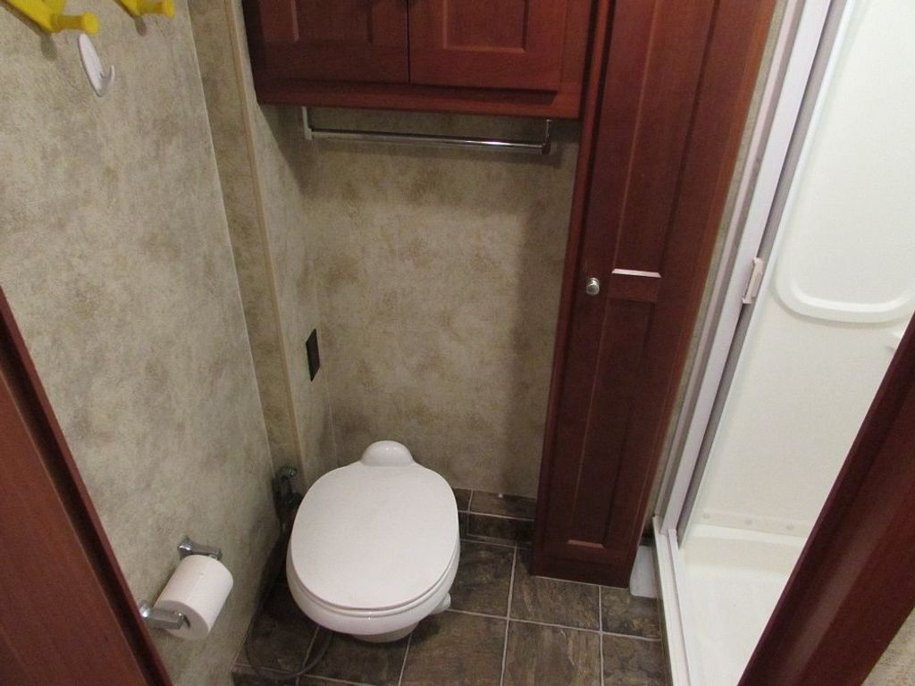 2011 Itasca Cambria 28B - National Vehicle