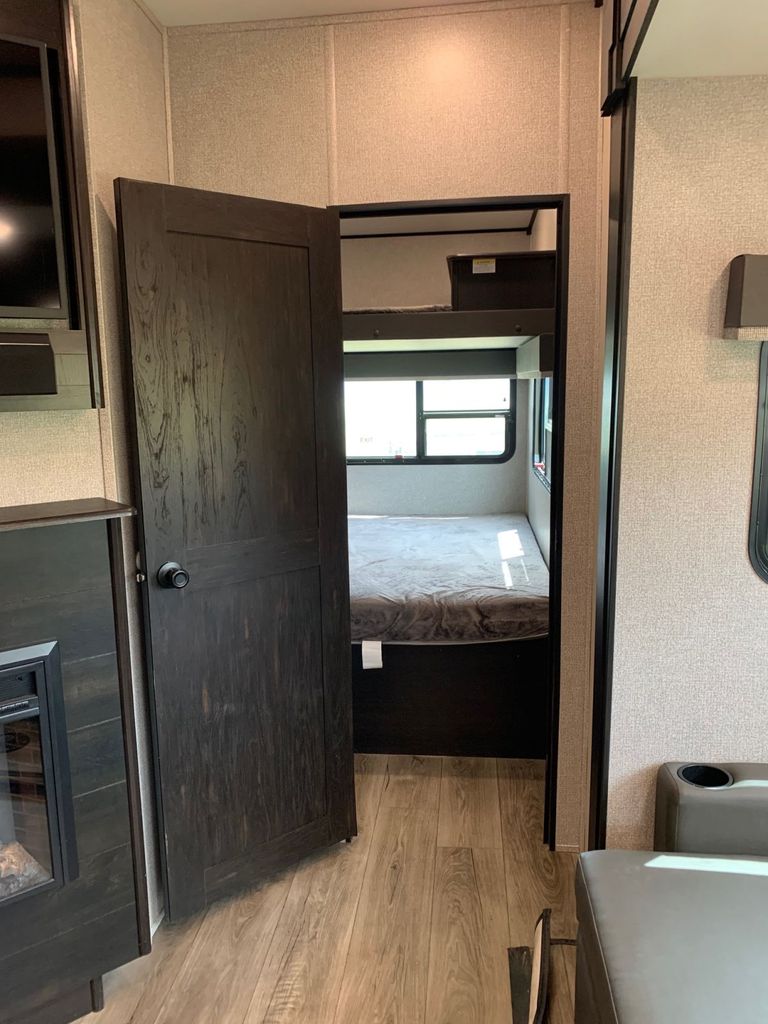 2021 Highland Ridge Mesa Ridge XLT 364BHS - National Vehicle