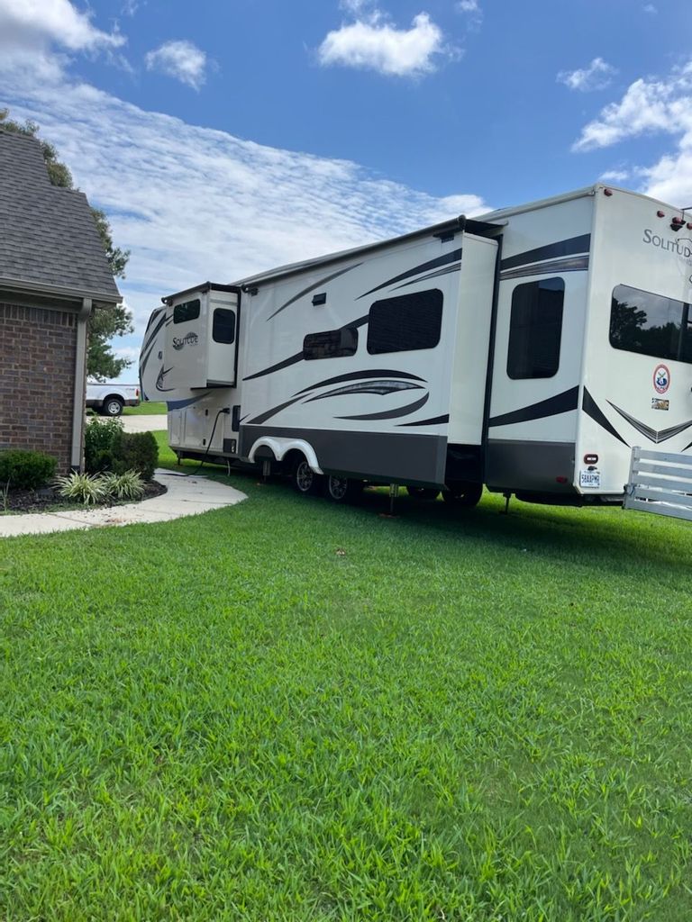 2020 Grand Design Solitude 373FB-R - National Vehicle