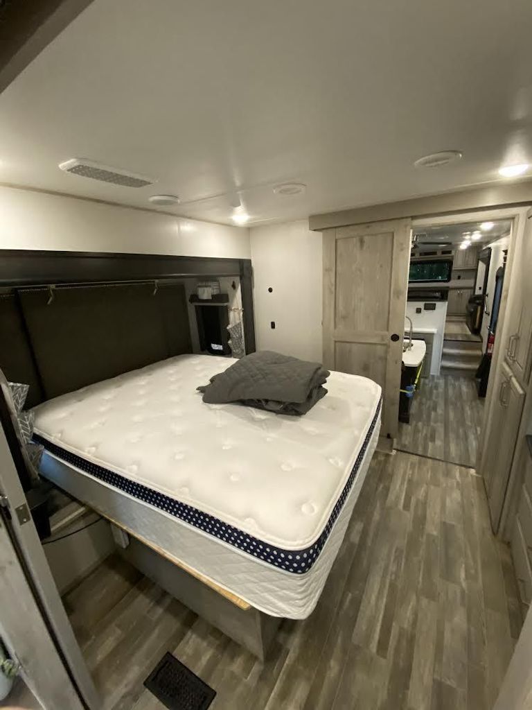 2021 Keystone Alpine 3700FL - National Vehicle