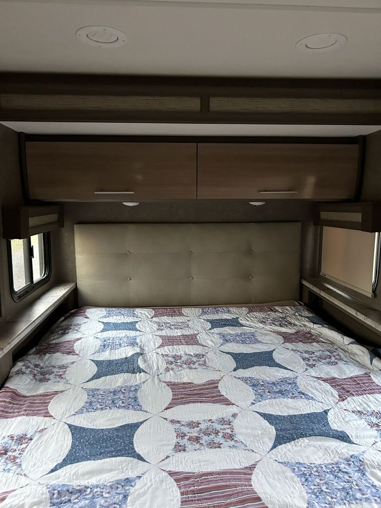 2018 Thor Motor Coach Gemini 23TR - National Vehicle
