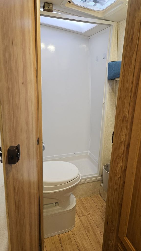 2015 Phoenix Cruiser Motorhome 2350 - National Vehicle