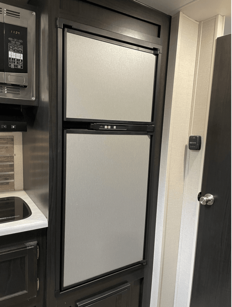 2019 Venture RV Sonic SN220VRB - National Vehicle