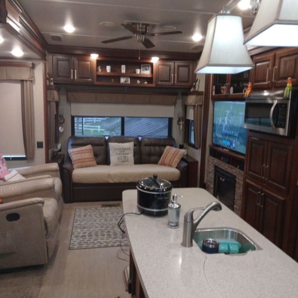 2018 Keystone Alpine 3651RL - National Vehicle