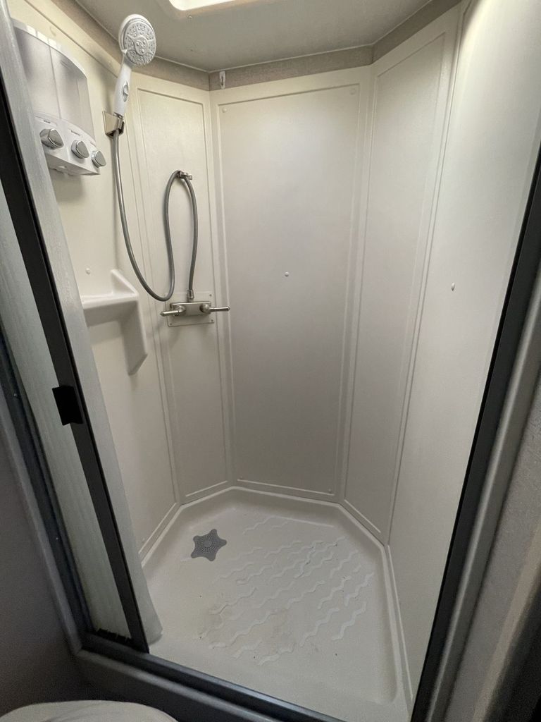 2018 Winnebago Micro Minnie 2108DS - National Vehicle