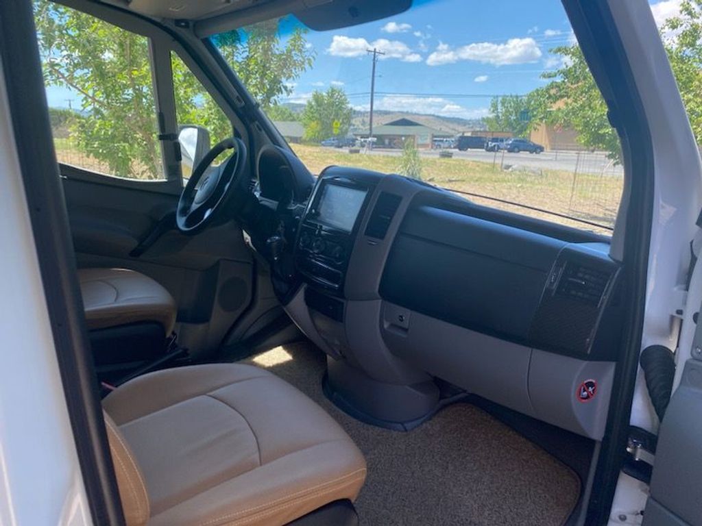 2018 Winnebago Itasca Navion 24V - National Vehicle