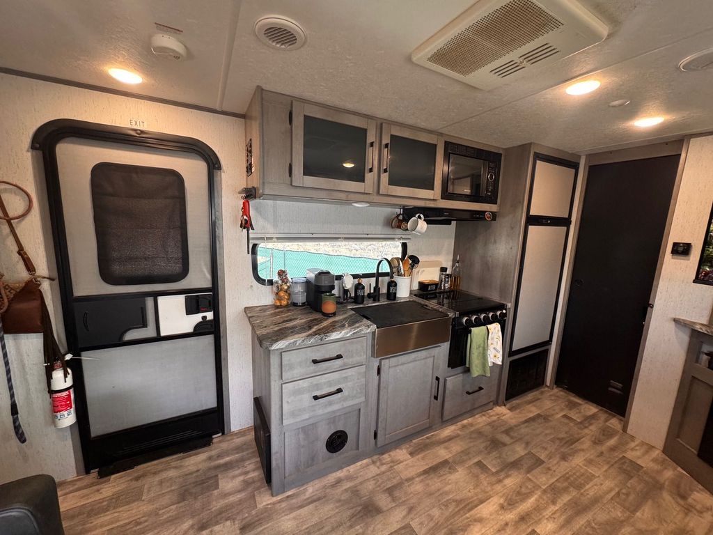 2022 Dutchmen Kodiak Ultra Lite 242RBSL - National Vehicle