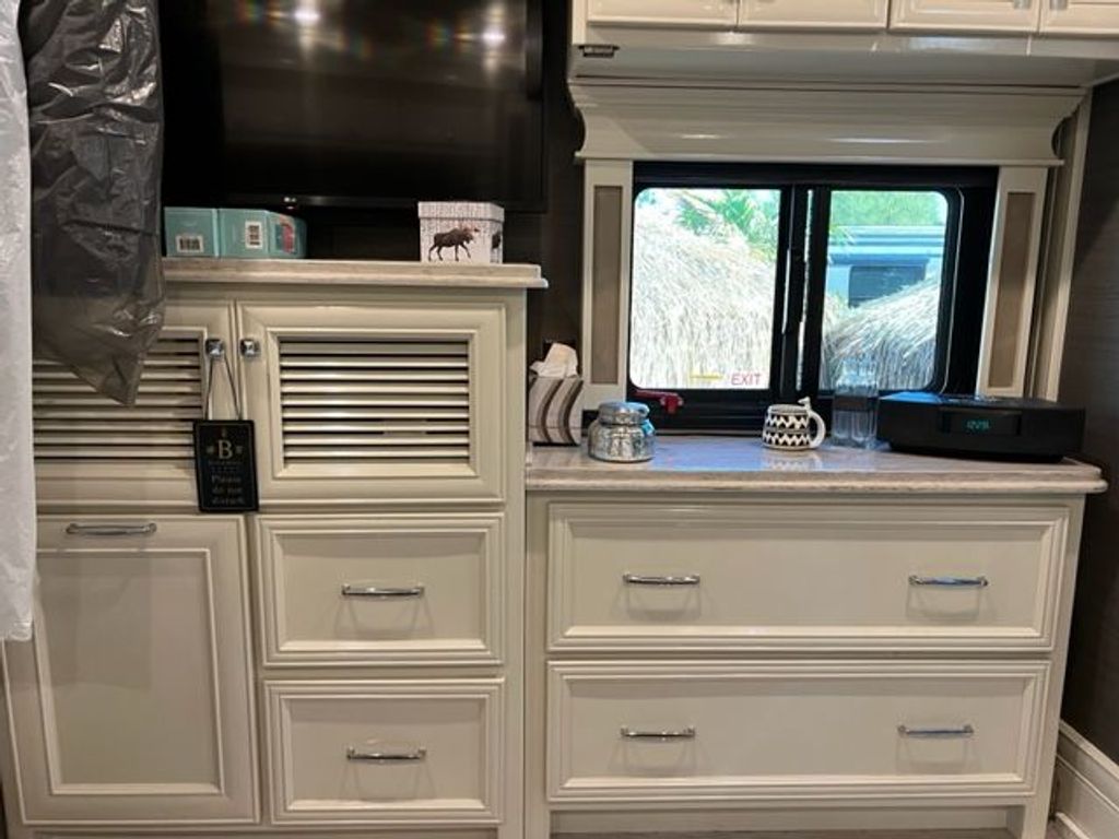 2021 Tiffin Motorhomes Phaeton 40IH - National Vehicle