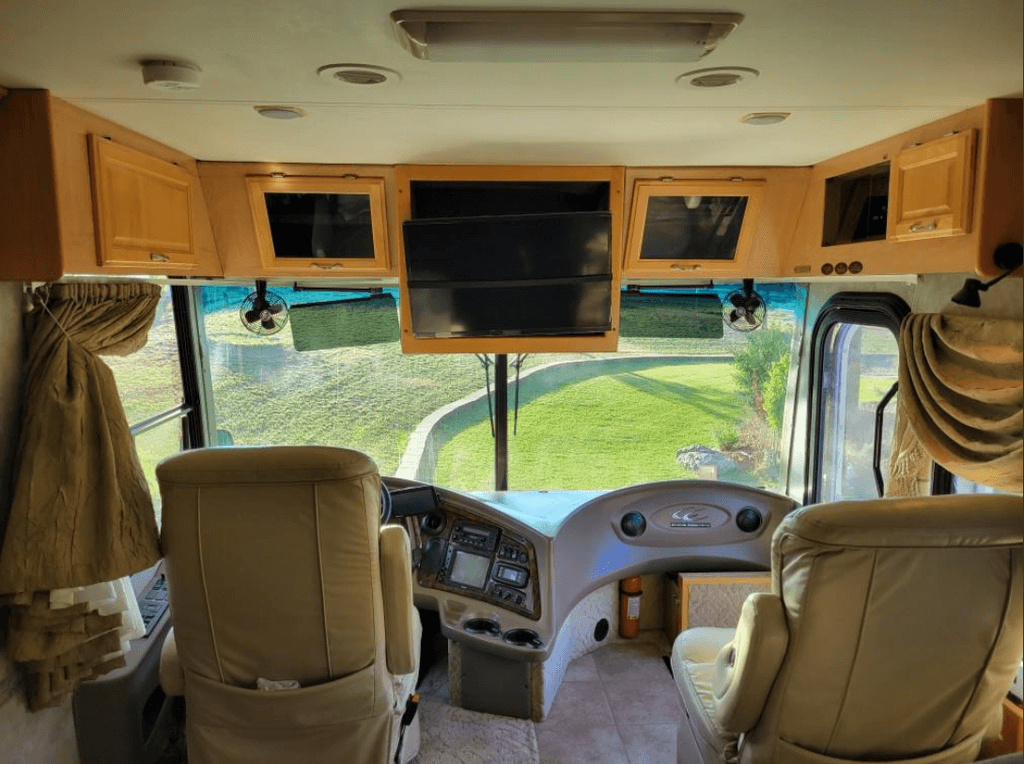 2006 Coachmen Cross Country SE 372DS - National Vehicle