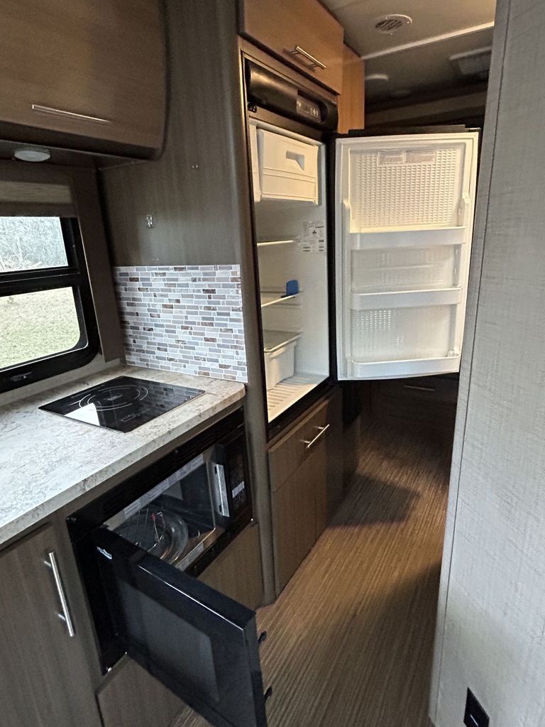 2018 Thor Motor Coach Gemini 23TR - National Vehicle