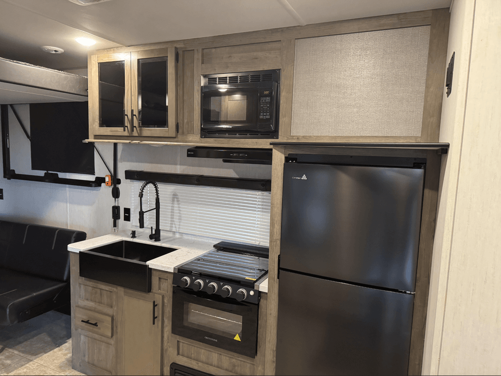 2022 Forest River Vengeance Rogue 25V - National Vehicle