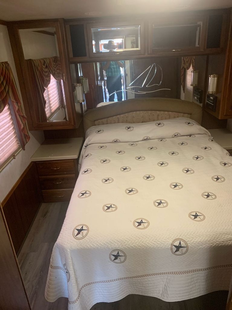 1999 National RV Tradewinds 7371 - National Vehicle