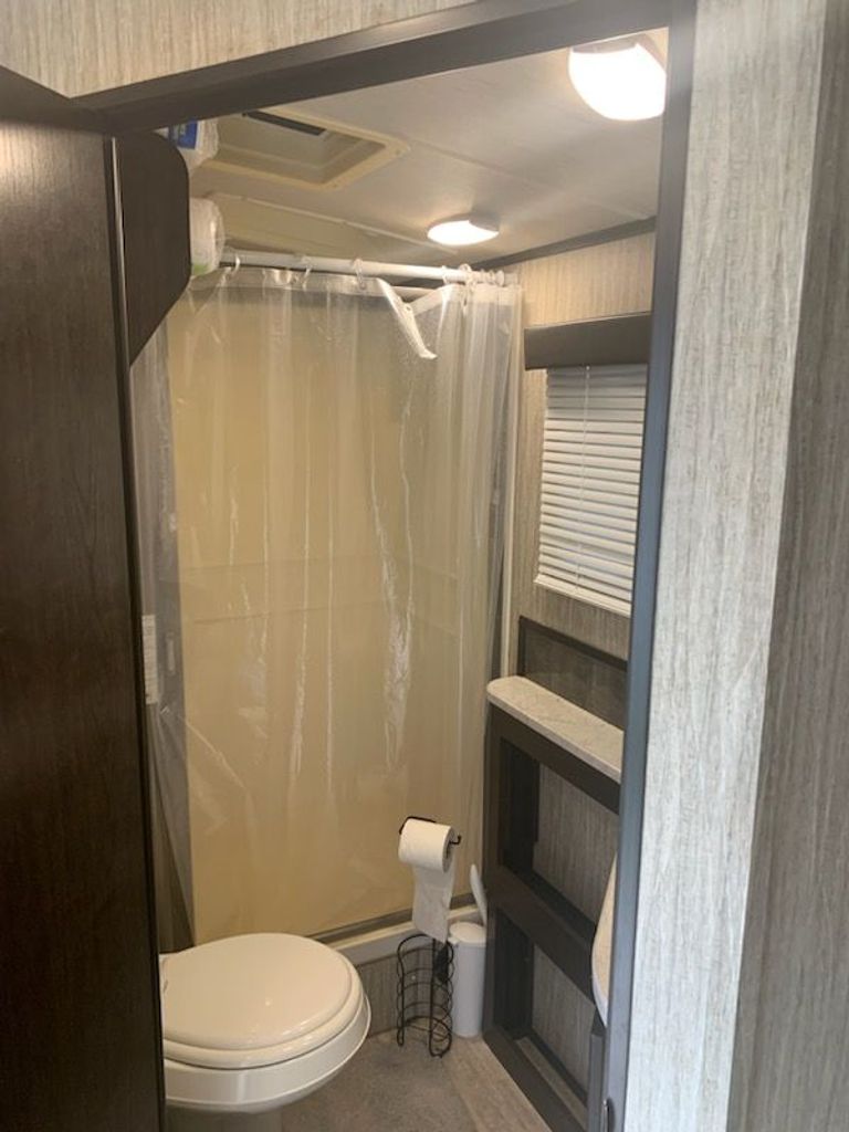 2019 Cruiser RV Shadow Cruiser 277BHS - National Vehicle
